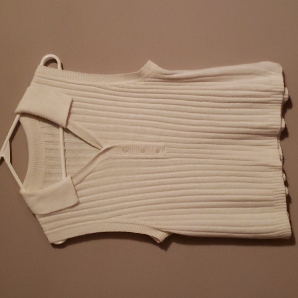 Tops | Cute Cream Color Top | Poshmark